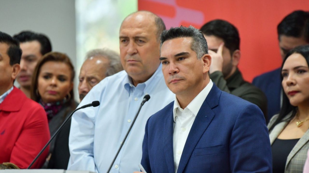 Alejandro Moreno se reúne con el titular de la Sedena en medio de la ...