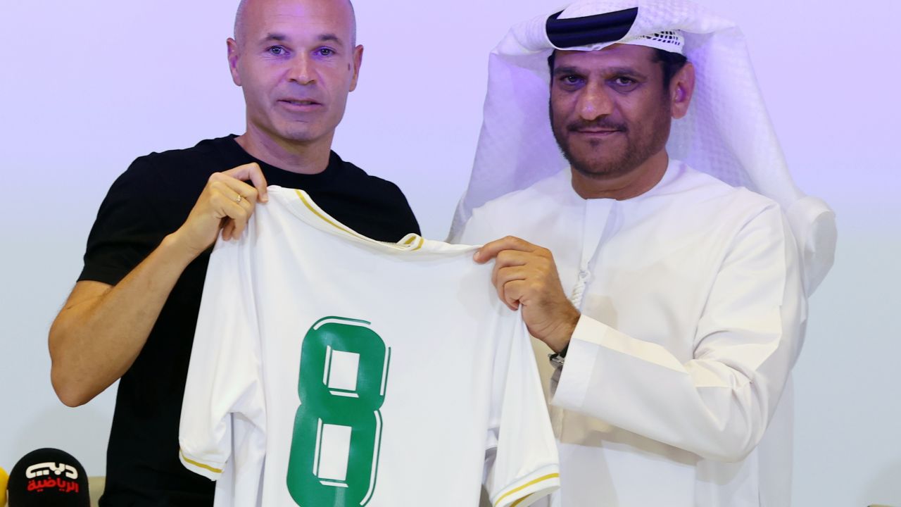 Andrés Iniesta es presentado como nuevo jugador del Emirates FC ...