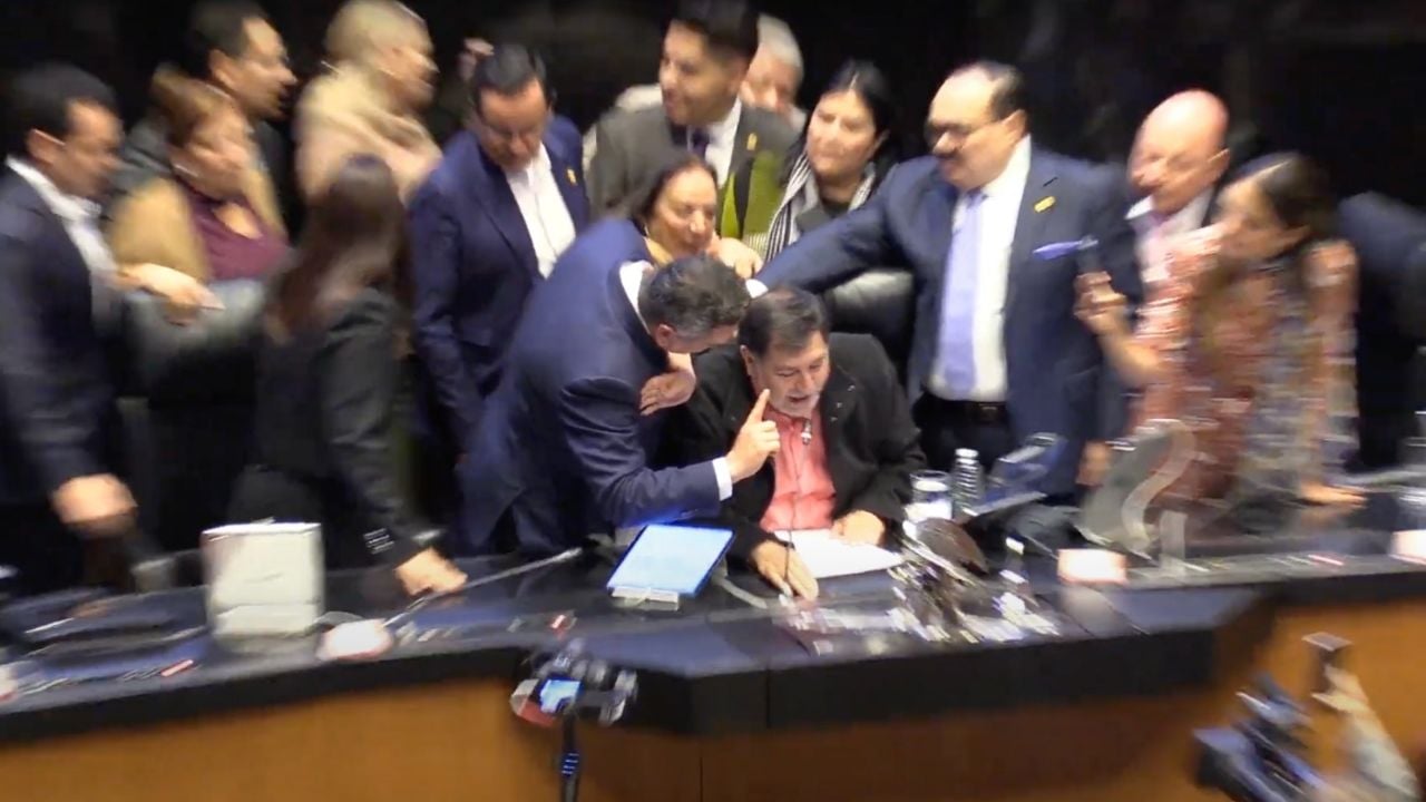Tras el encontronazo, Noroña recuerda que sigue pendiente el desafuero ...