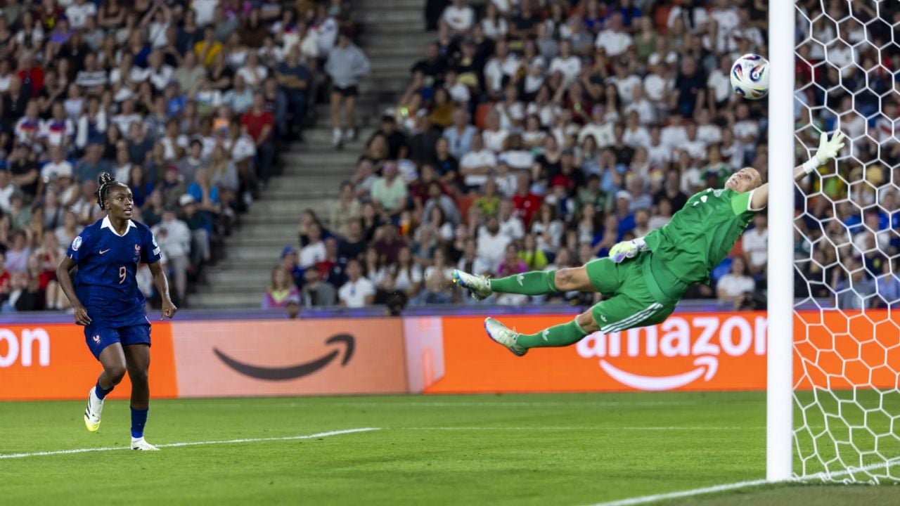 ¡Con la atajada del torneo! Portera de Alemania se luce ante Francia y ...
