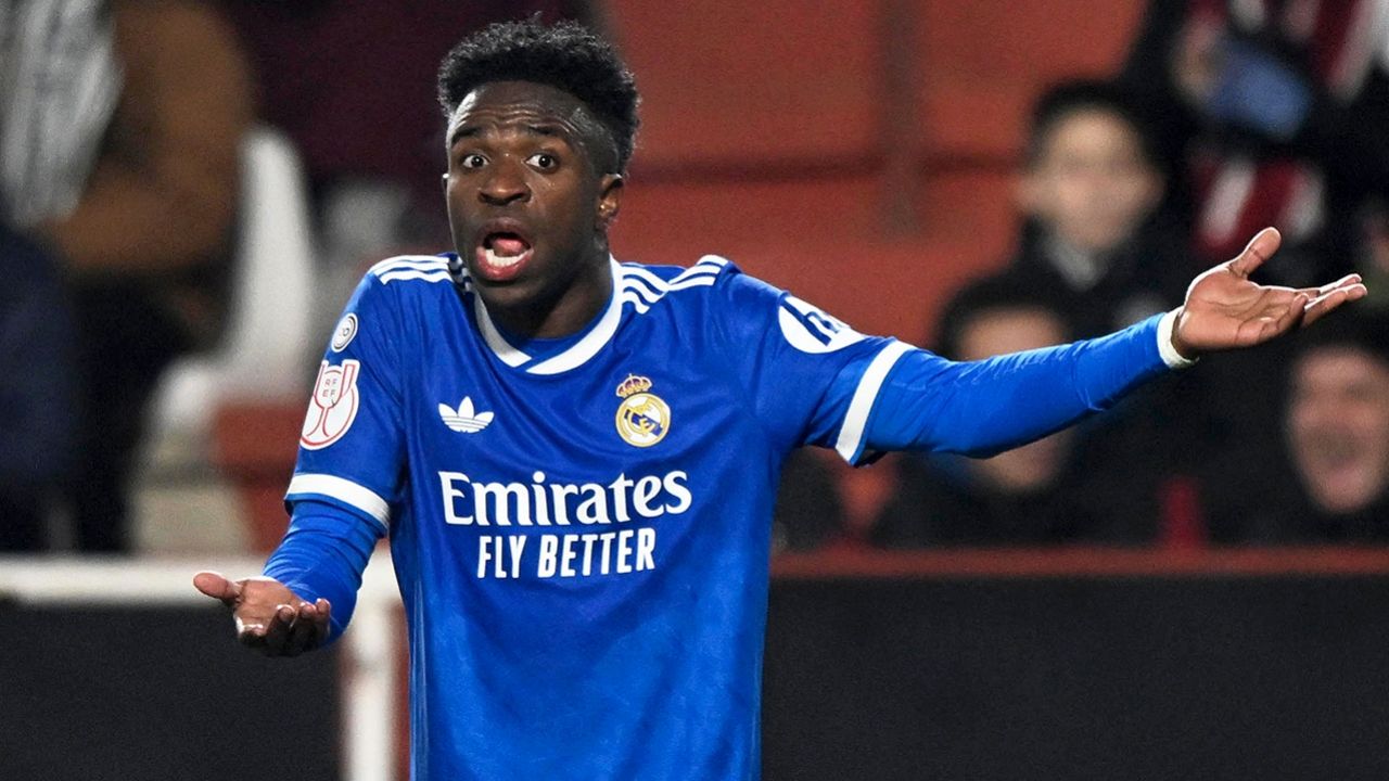 “Vinícius, eres un mono”: el delantero del Real Madrid recibe insultos ...