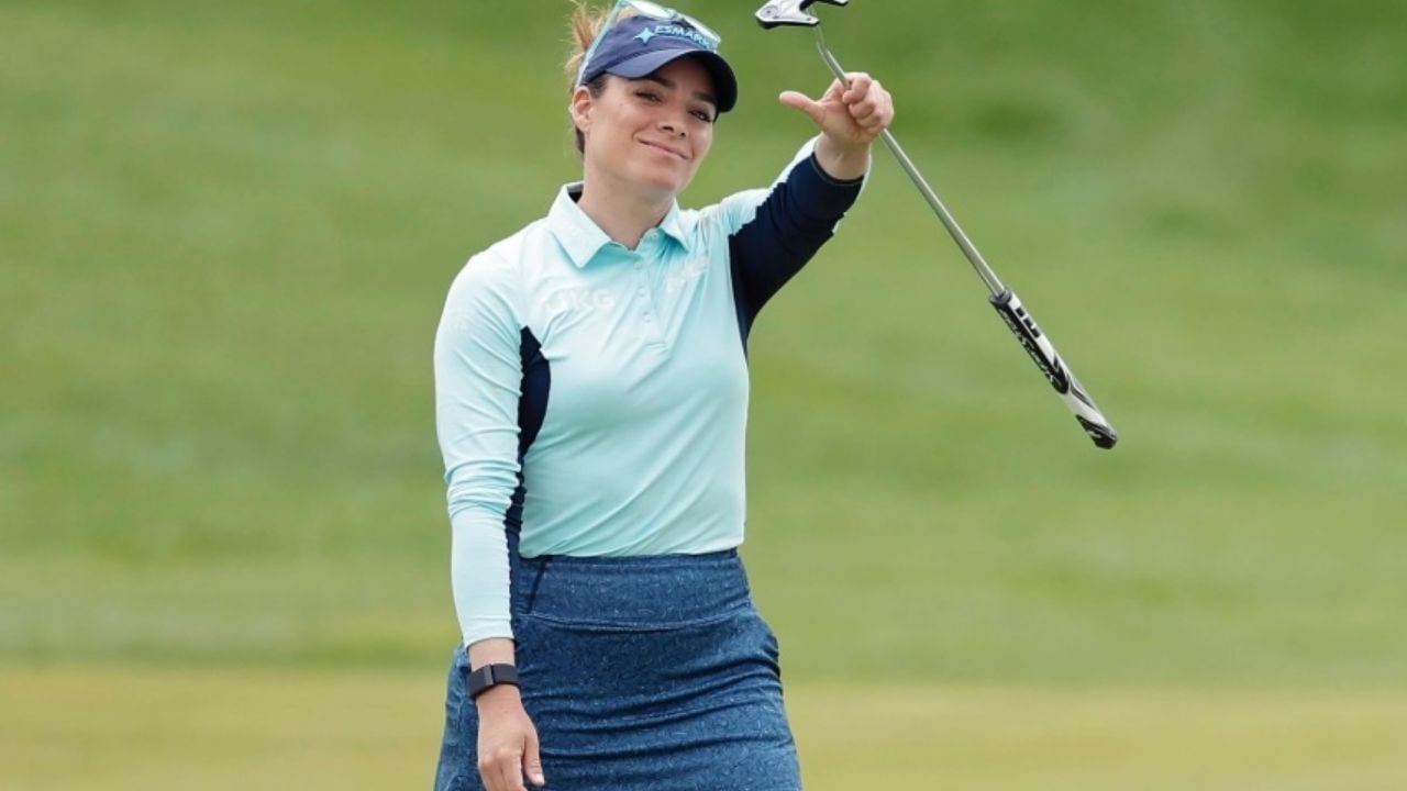 ¡Gran actuación! La golfista mexicana Gaby López 'rasguña' su primer ...